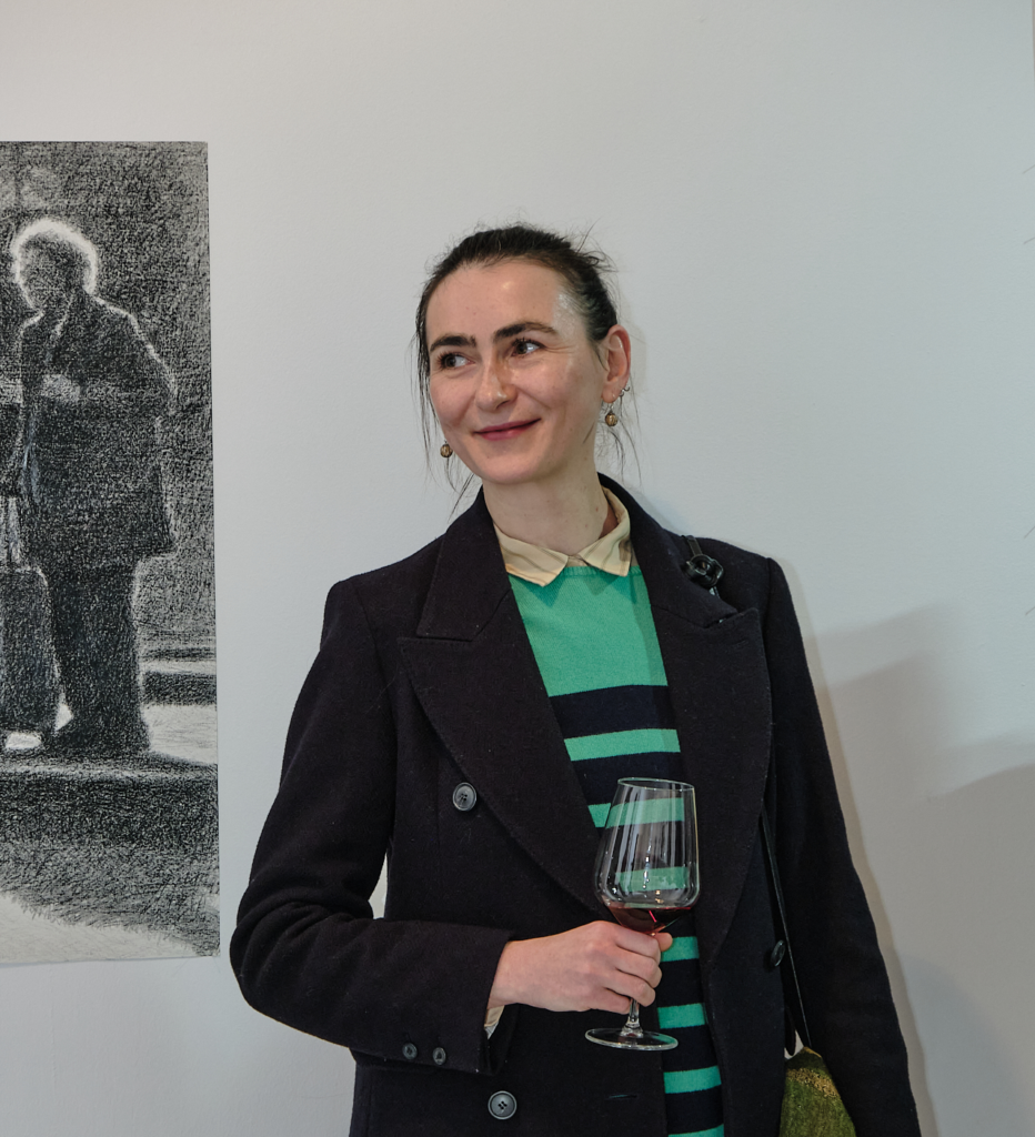 Ioana JOA: "Îmi place plimbarea asta între două lumi" - PropagArta